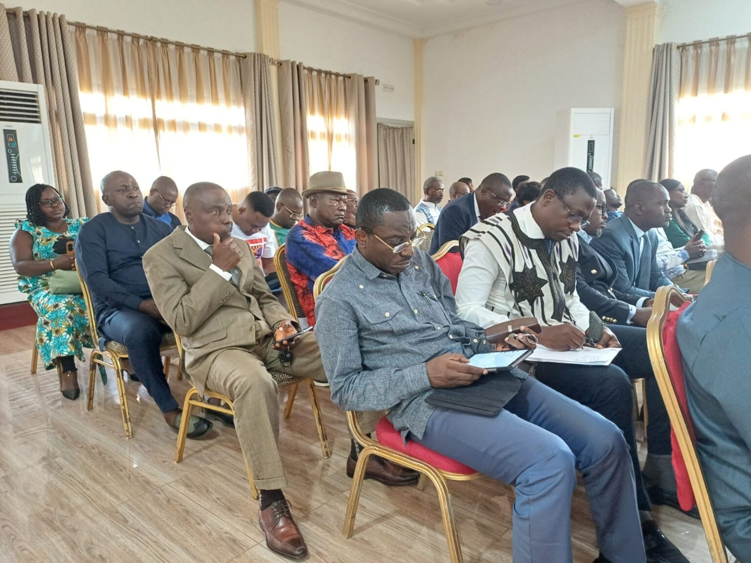 CONSEIL DE FACULTÉ DU 7 NOVEMBRE 2025 À LA SALLE DE THÈSES DE L'UNIVERSITÉ DE YAOUNDÉ II ...